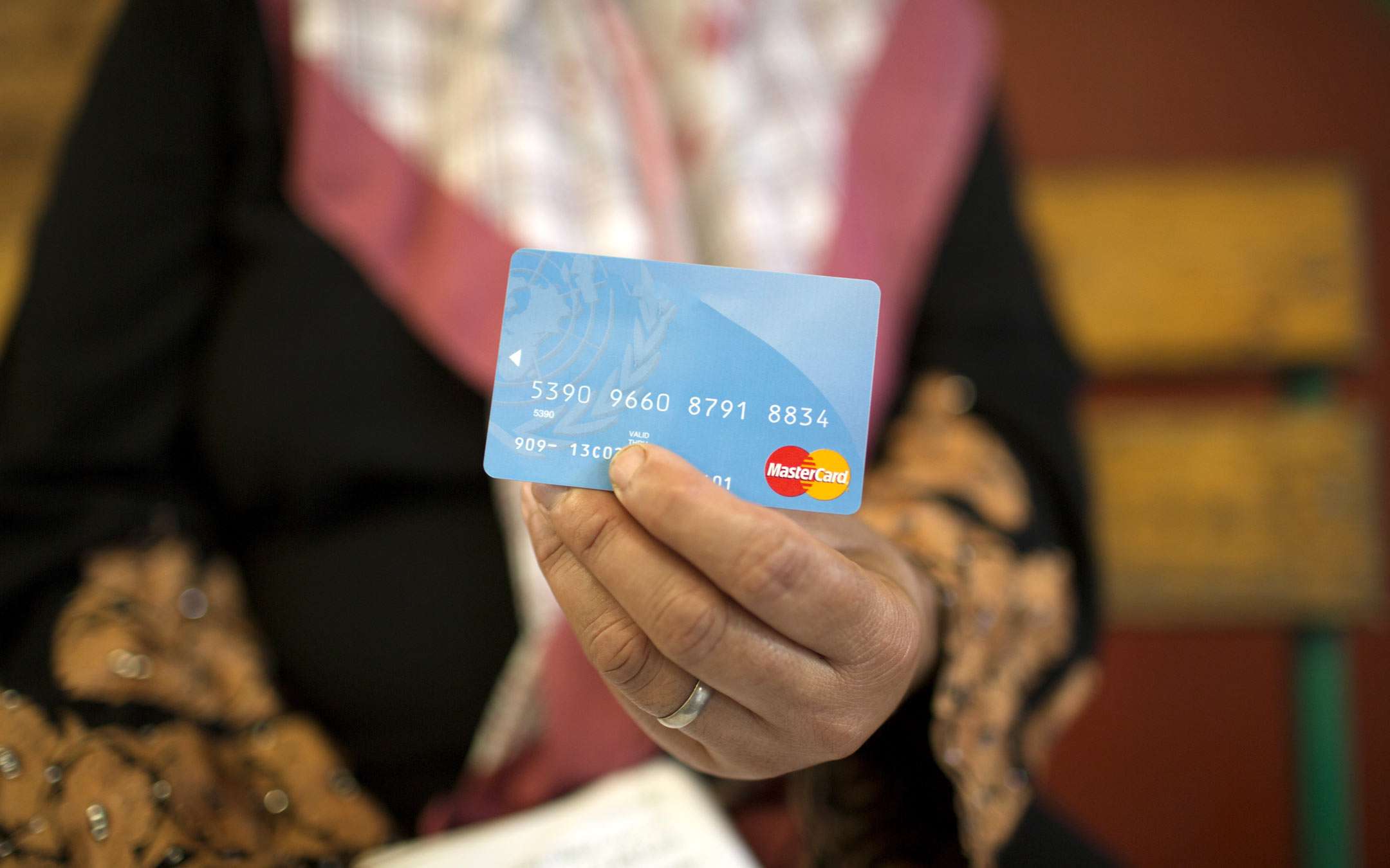 Mastercard: dal 2024 non si striscia più