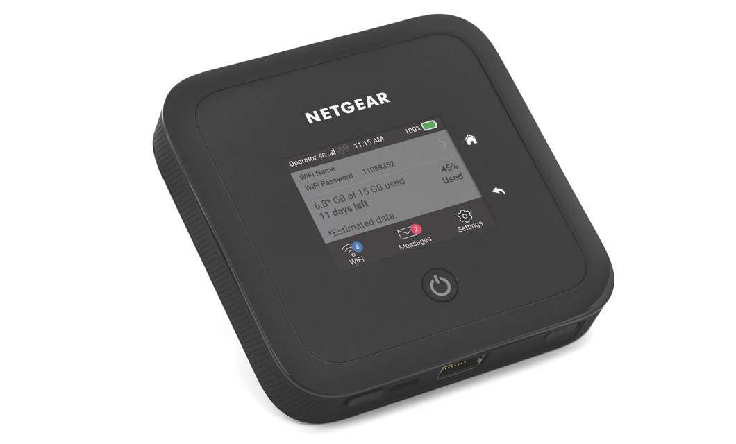 Netgear Nighthawk M5 (MR5200) | Tutte le immagini