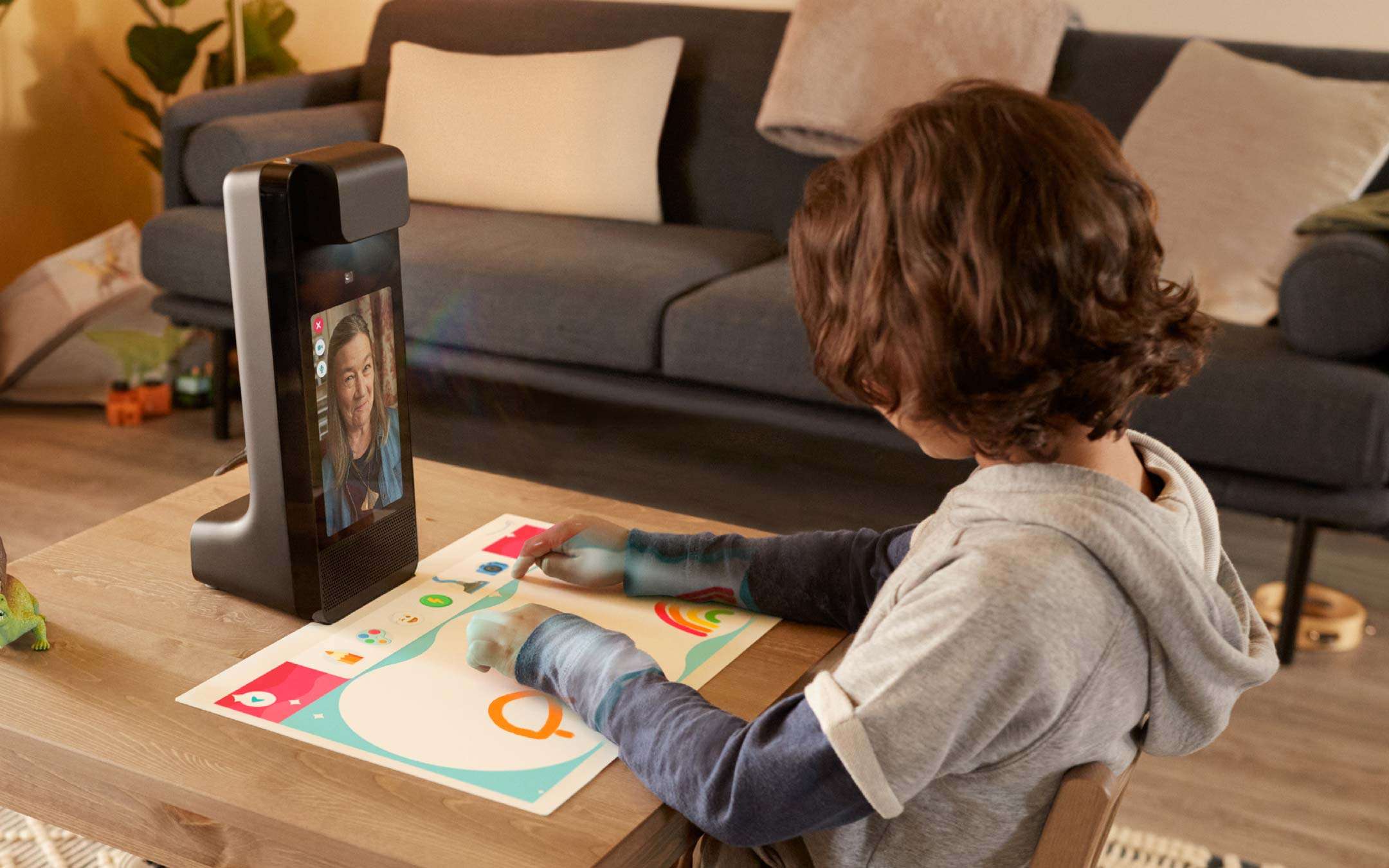 Amazon Glow: un dispositivo per stare insieme, anche se distanti