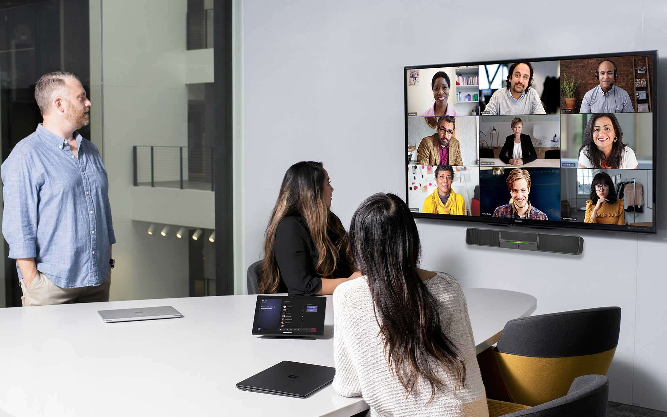 Microsoft, rientro in ufficio rinviato: Hybrid Work Paradox e Great ...