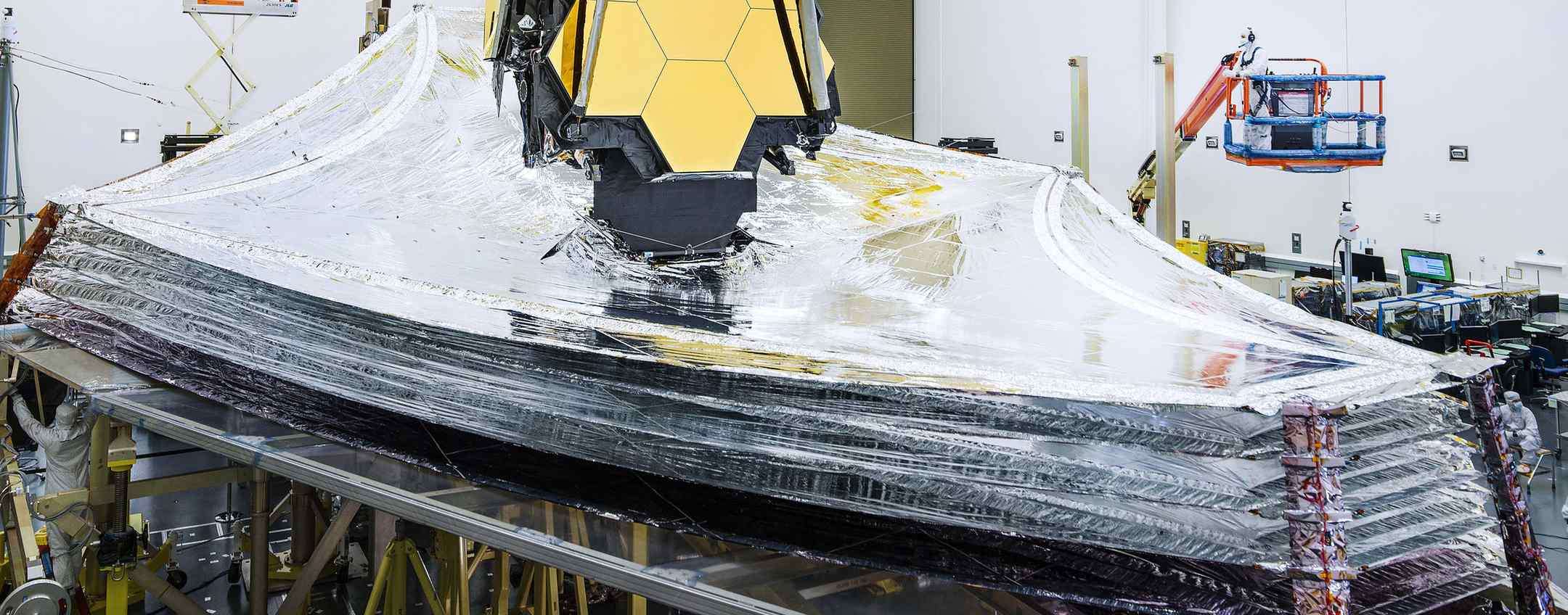 James Webb Space Telescope: schermatura solare aperta