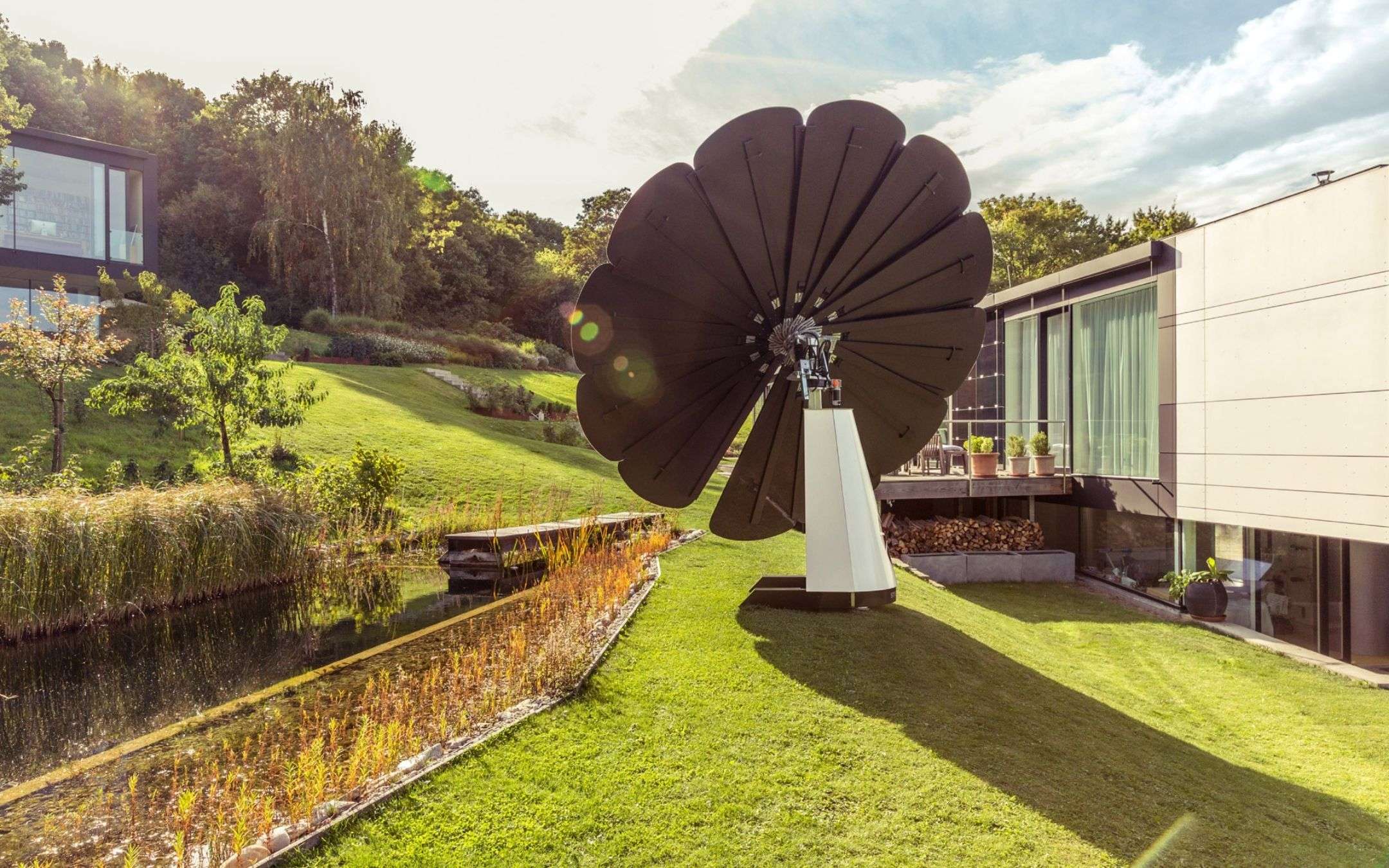 Smartflower Pop, il fiore che immagazzina energia solare