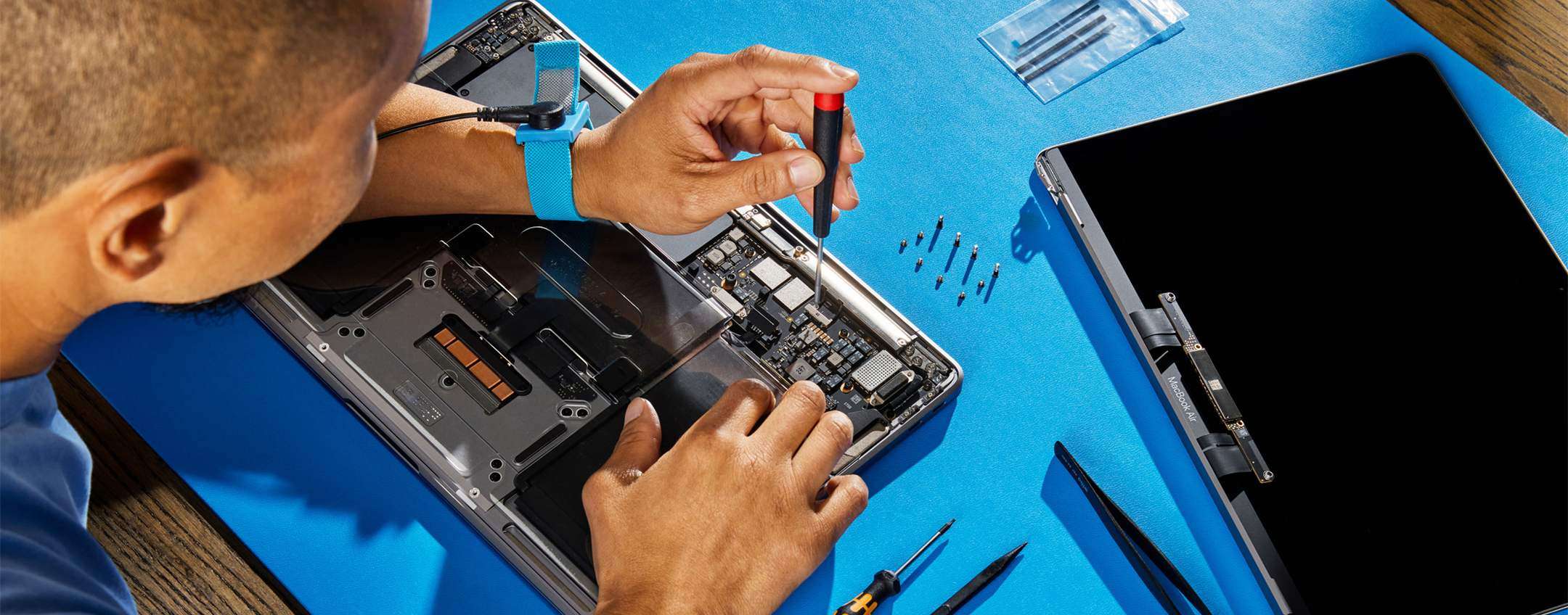 Apple estende il Self Service Repair ai MacBook