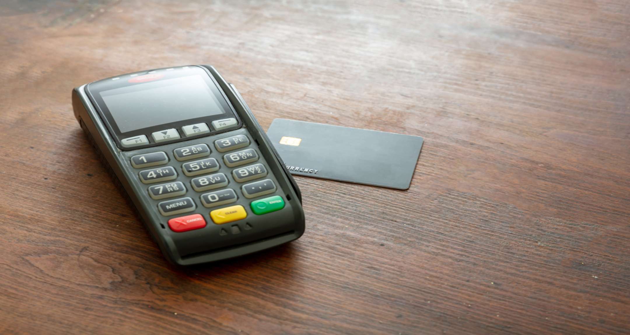 Come usare lo smartphone per pagare tramite un POS Axerve