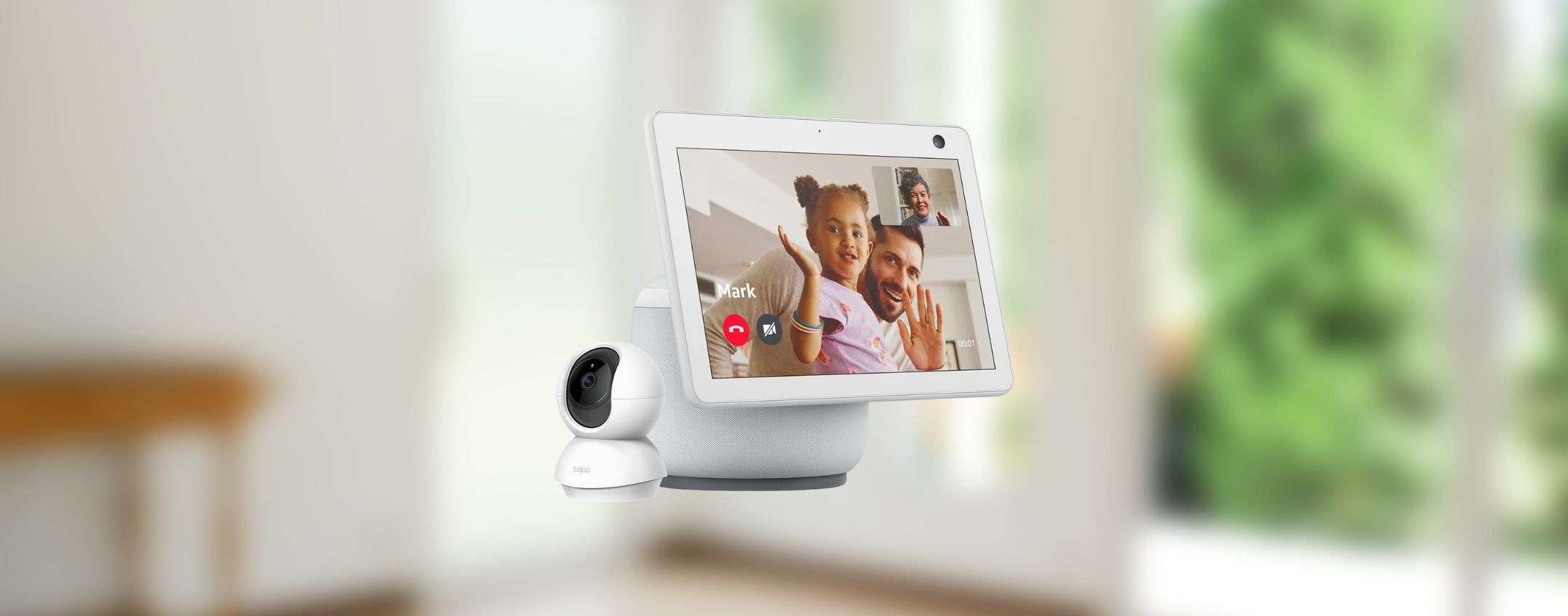 Echo Show 10 con Telecamera WiFi: il bundle è in OFFERTA su Amazon