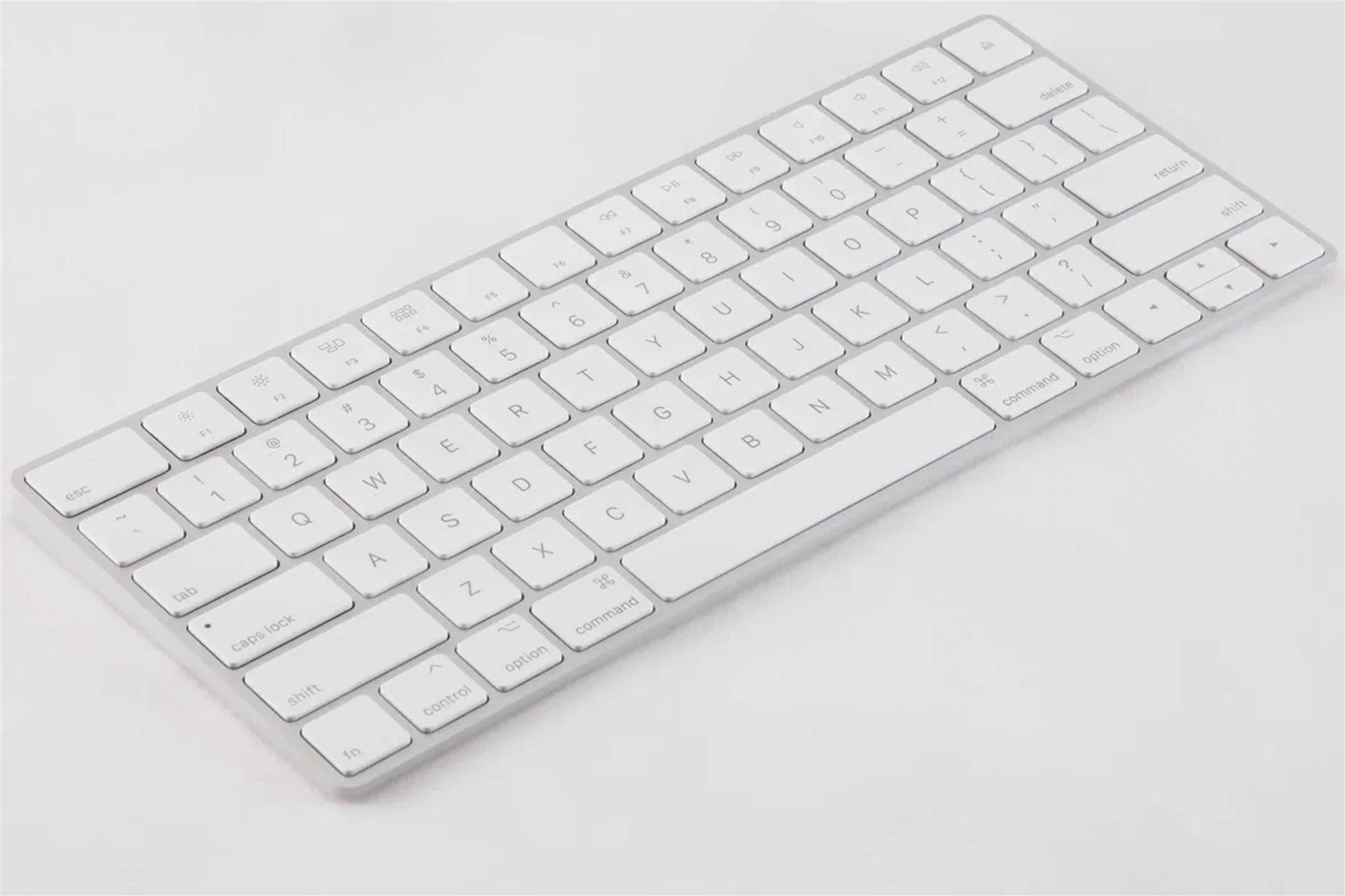 Apple: Magic Keyboard con USB-C nella primavera 2024